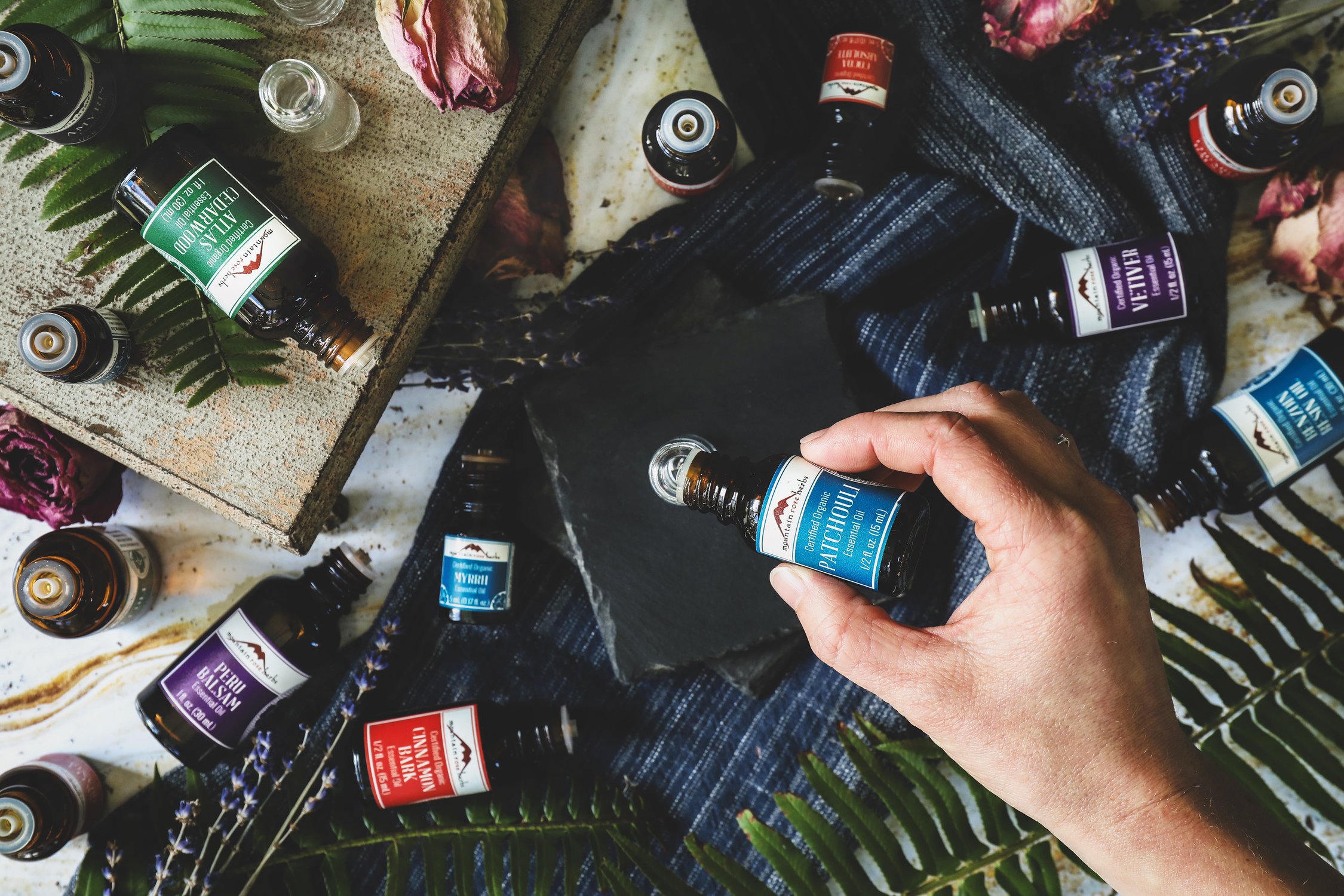 Understanding Aroma Notes for Essential Oil Blending: Base Notes