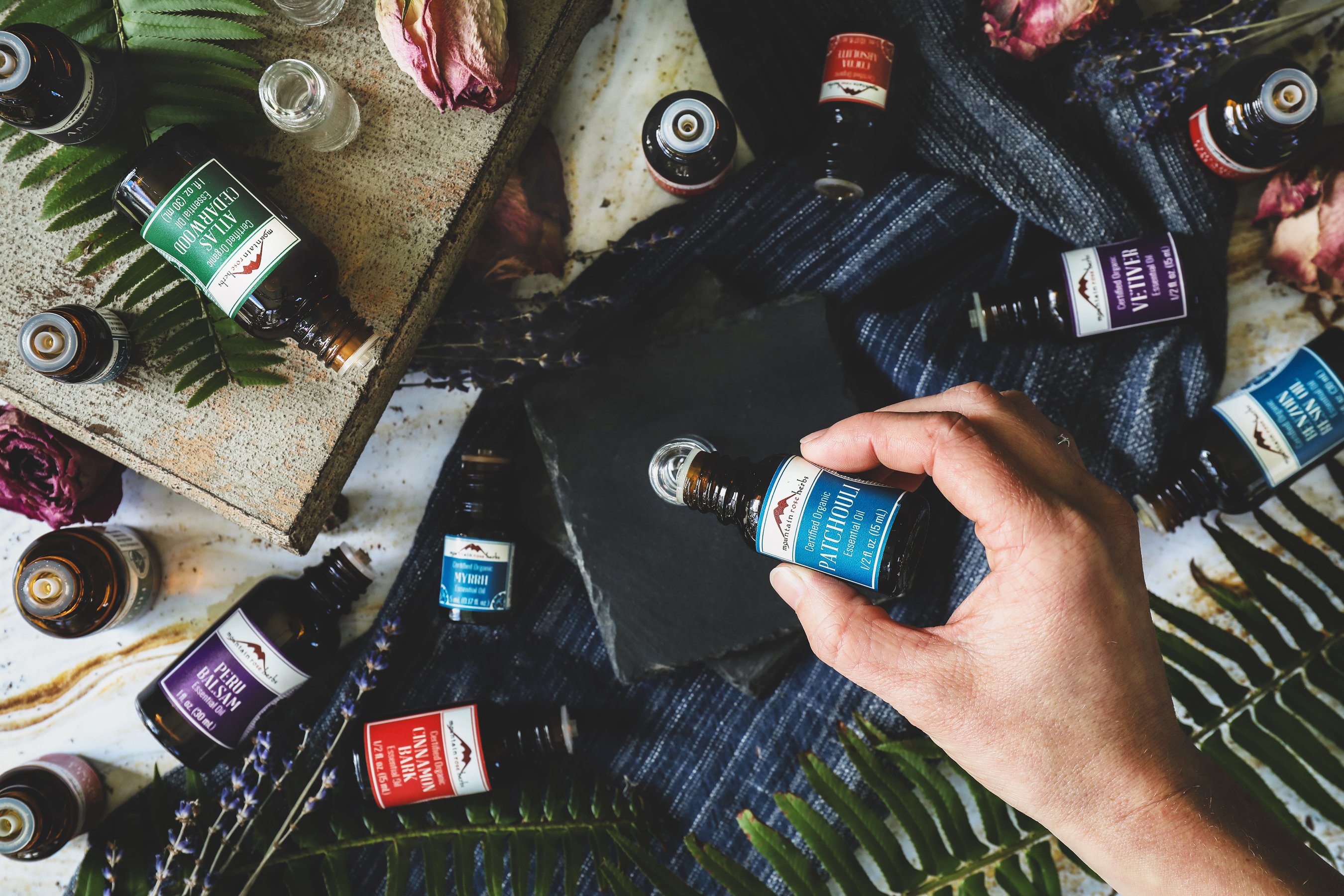 Understanding Aroma Notes for Essential Oil Blending: Base Notes