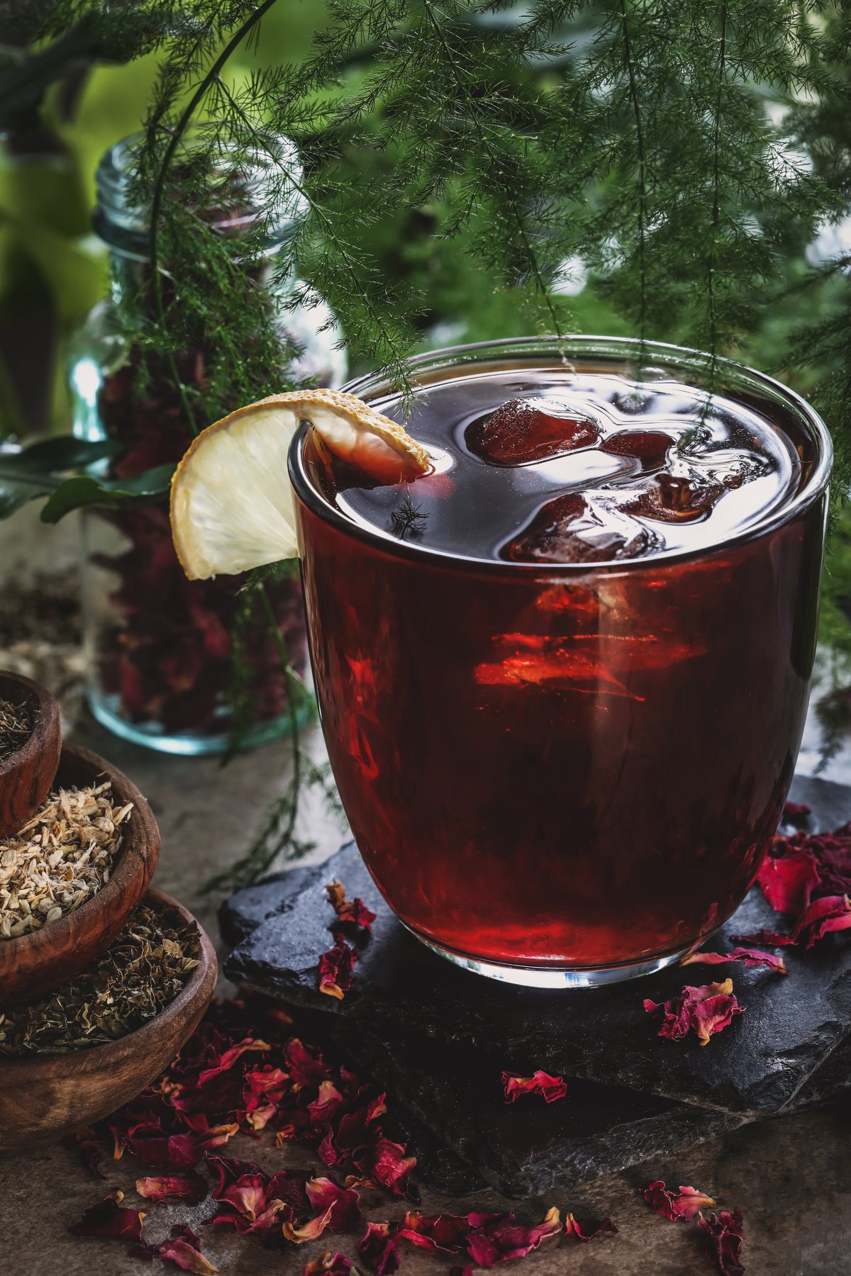 What Is a Cold Infusion + Herbs to Cold Infuse