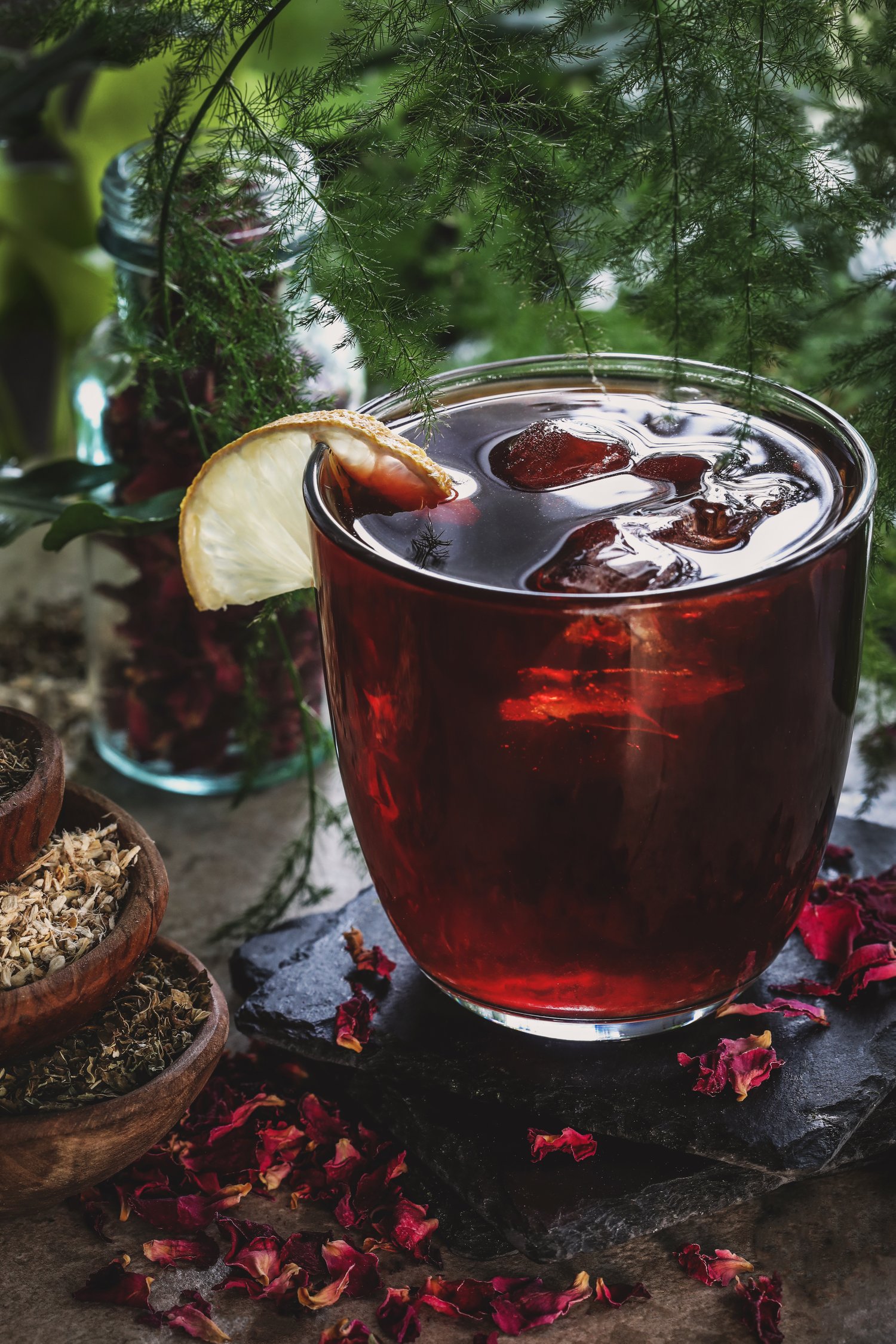 What Is a Cold Infusion + Herbs to Cold Infuse