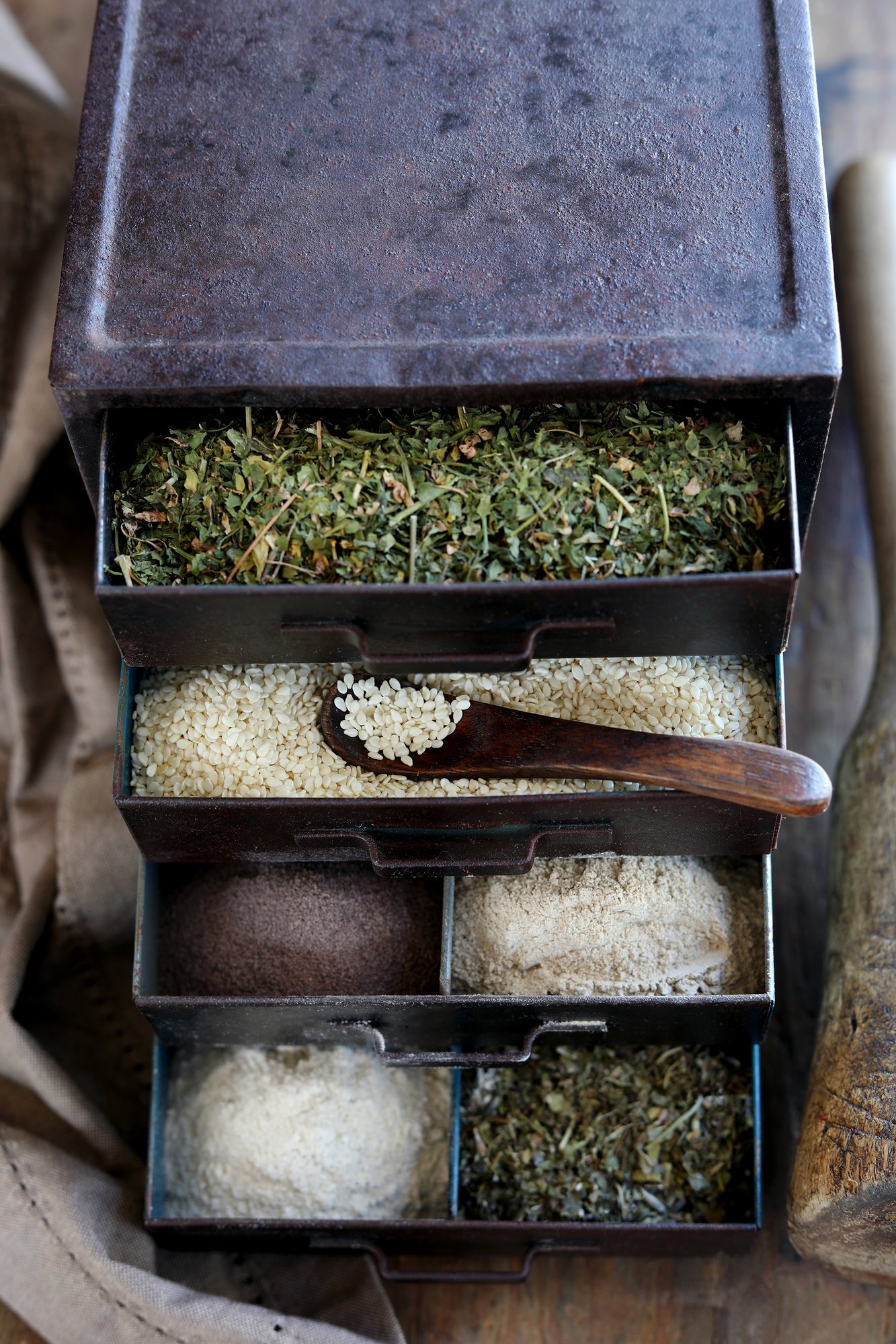 Sprinkle-On Herb & Spice Blends for Four Season Wellness