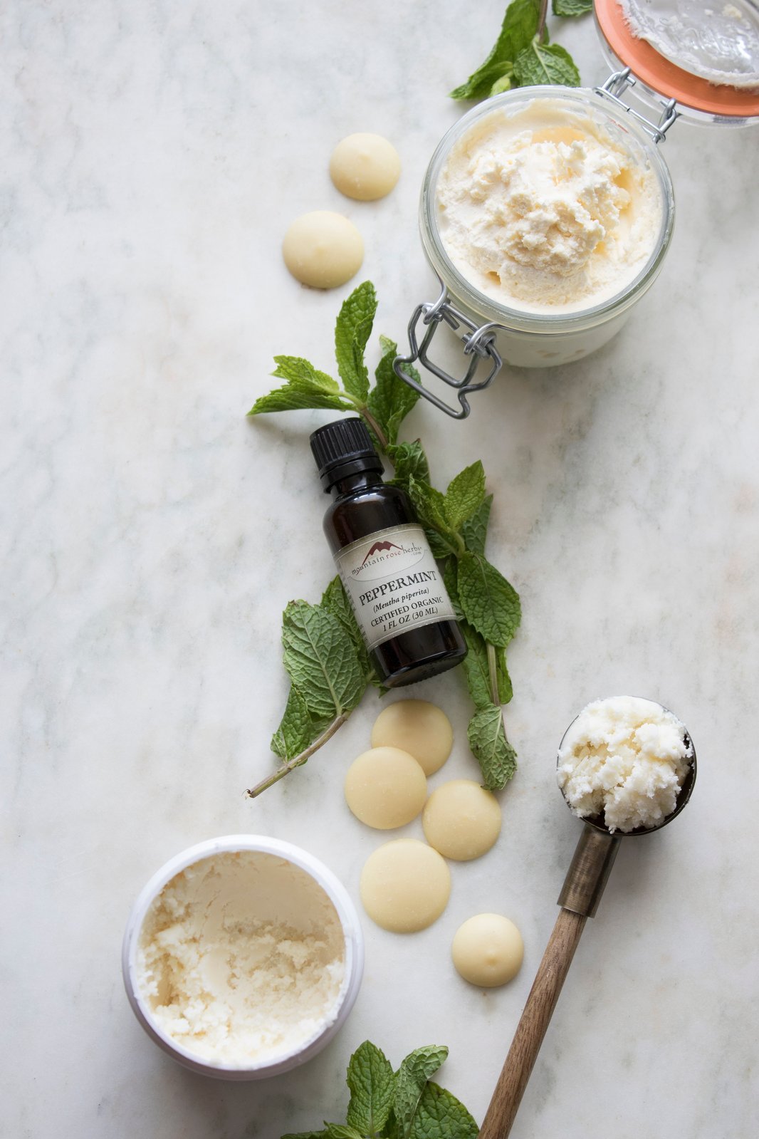 7 Creative Ways To Use Peppermint Essential Oil