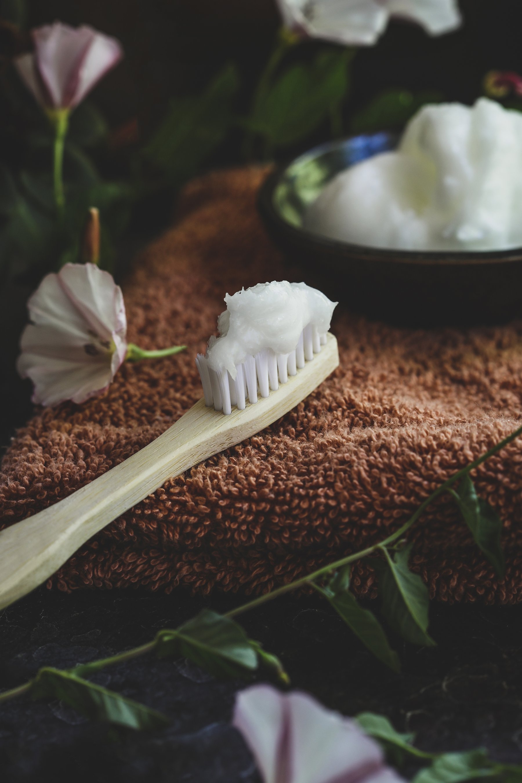 How to Make Homemade Toothpaste (2 Ways)